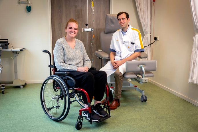 Angela raakte in 24 uur verlamd door zeldzame ziekte: ‘Ik dacht nog ...