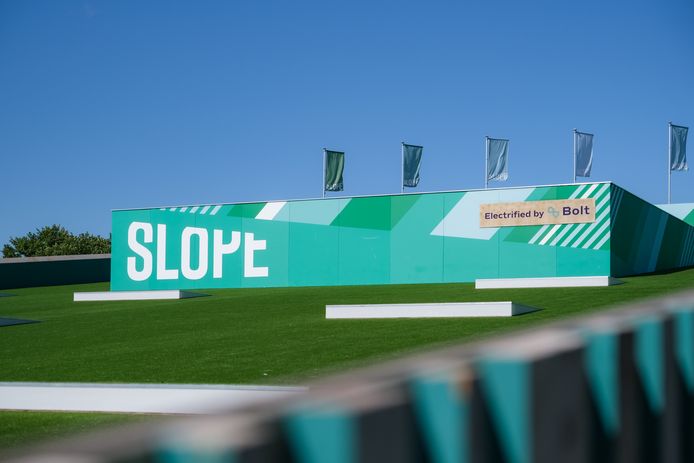 Akkerbouwbedrijf Van Elven levert groene stroom voor The Slope op Rock ...