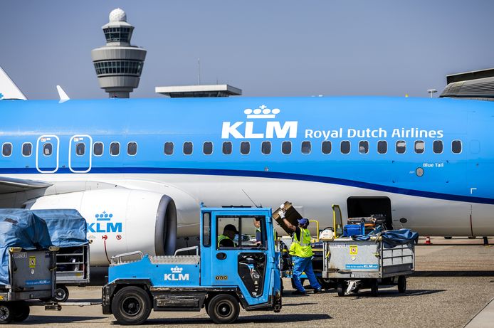 KLM misleidde consumenten met groene reclames | Economie | AD.nl