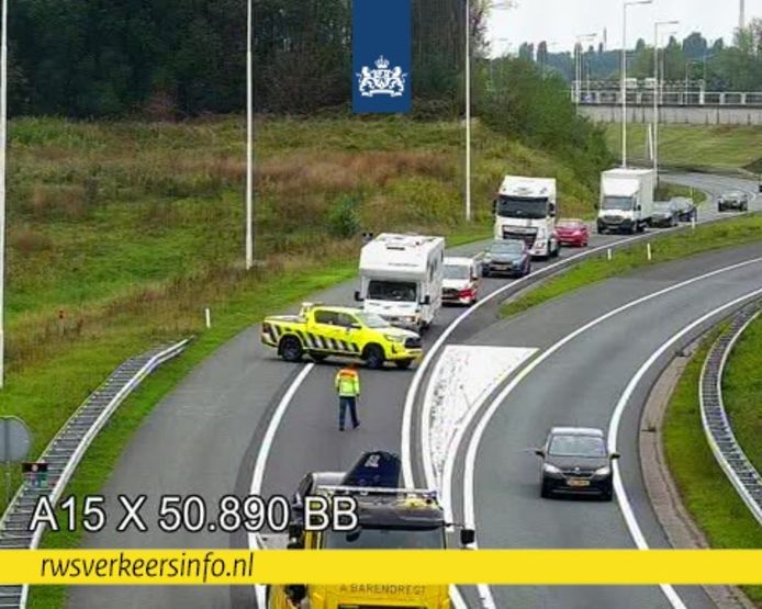 Automobilisten hebben lak aan rode kruisen op A15 | Rotterdam | AD.nl