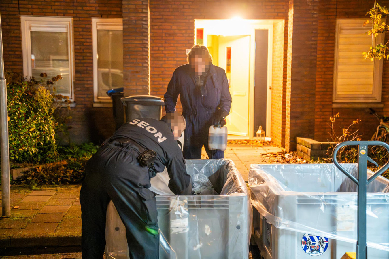 Drugslab in klein kamertje van rijtjeswoning in Eindhoven: 'Gevaarlijk ...