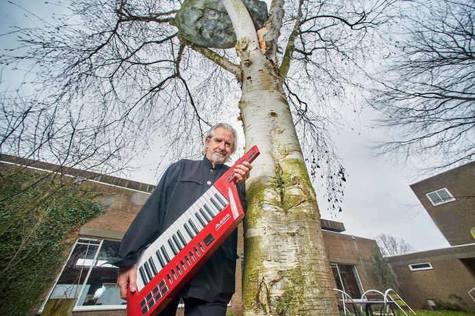 Bert Barten gebruikt geluid van bomen voor muziek en treedt samen met ...