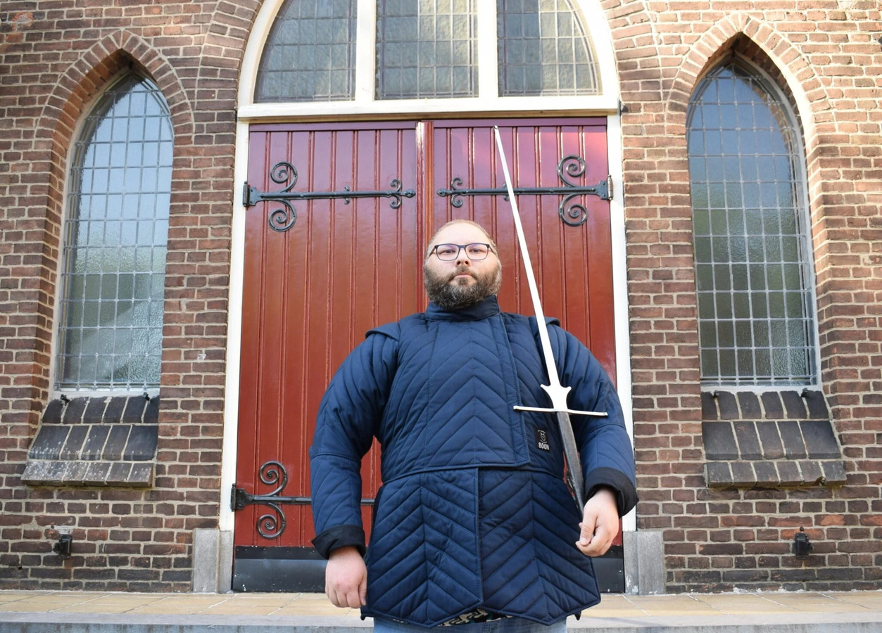 Rusmir geeft les in Europese krijgskunst: ‘De basis is respect, want ...