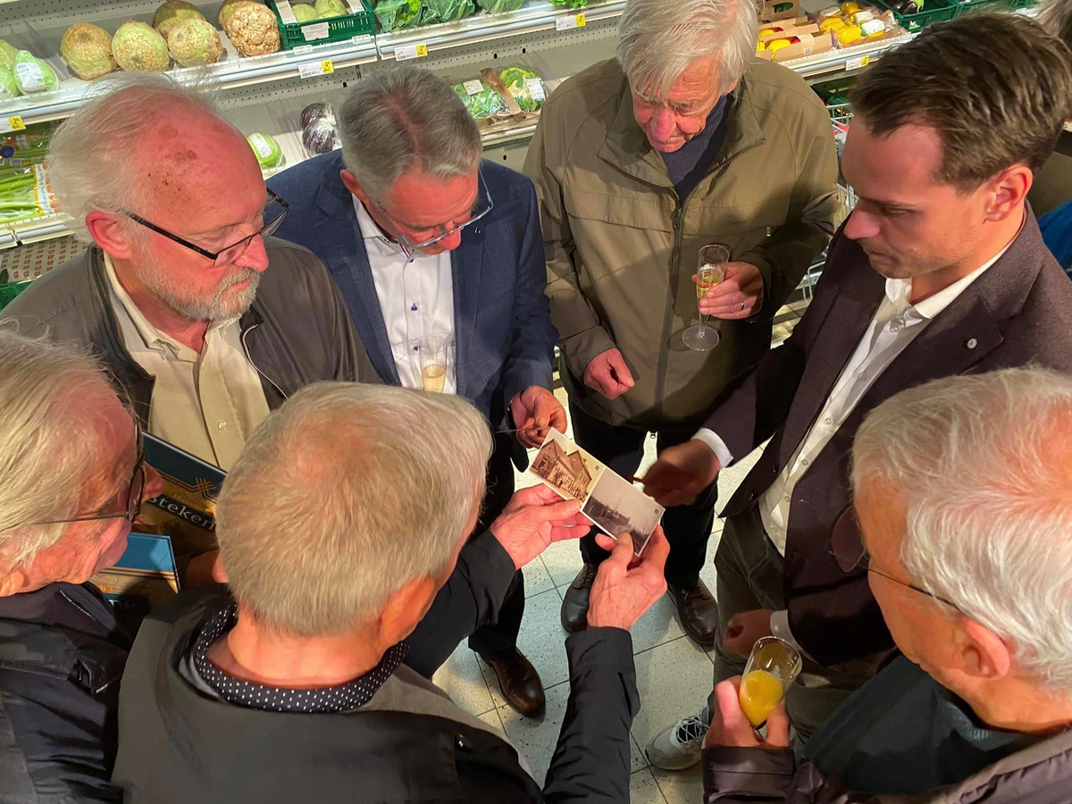 Sparen voor stickeralbum over ‘Historisch Stekene’ in de supermarkt ...