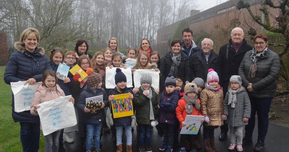 Basisschool wint boekenpakket | Pittem | hln.be