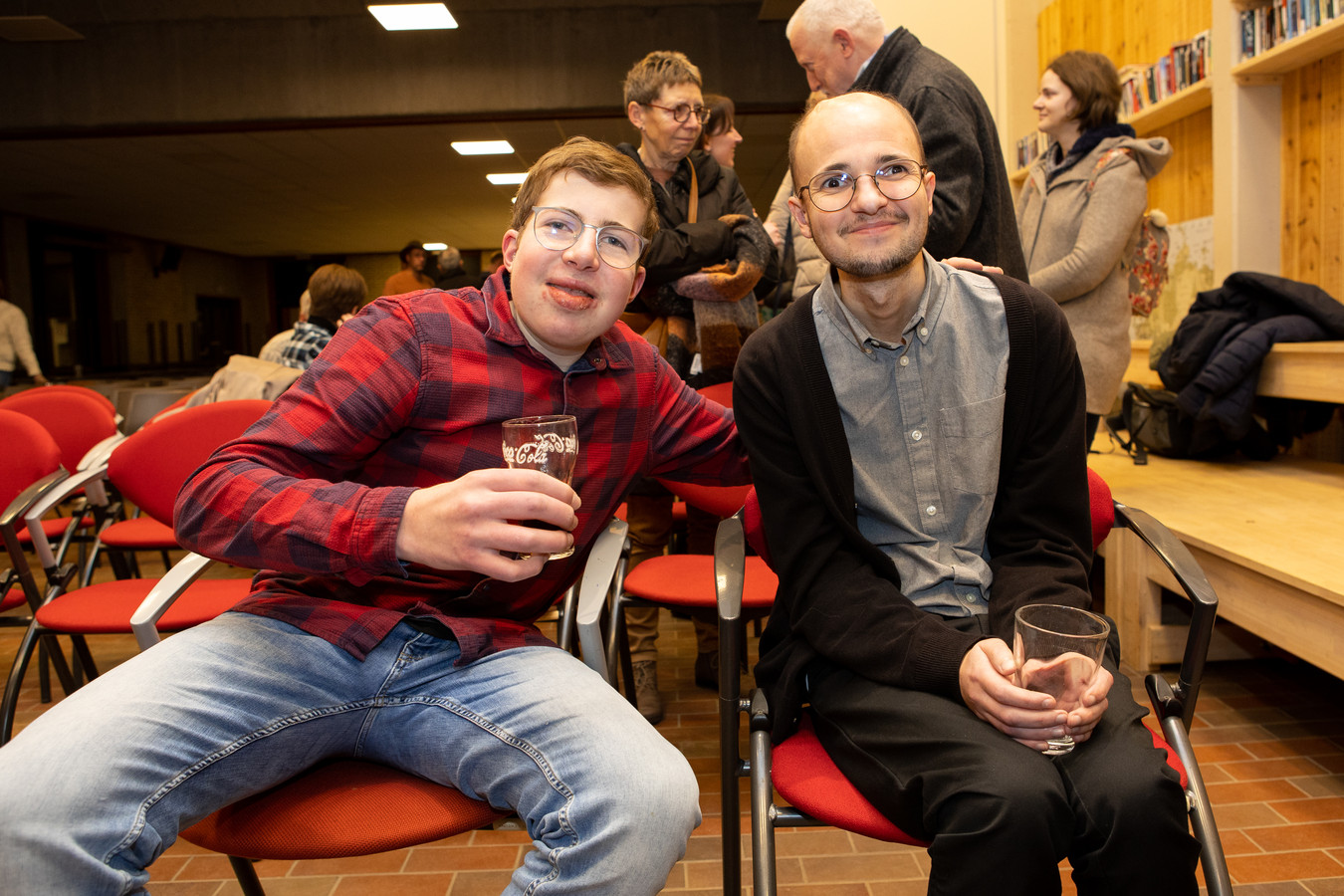 Twee scholen verkopen meer dan tweeduizend zakjes bloemzaad voor Amélie (4): “Nooit durven ...