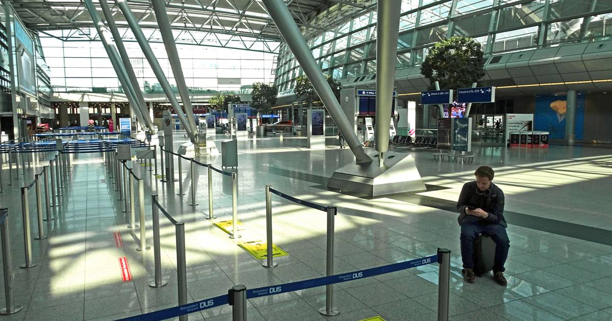 Een eenzame terugreis naar Spanje: lege trein, leeg vliegtuig, lege bus ...