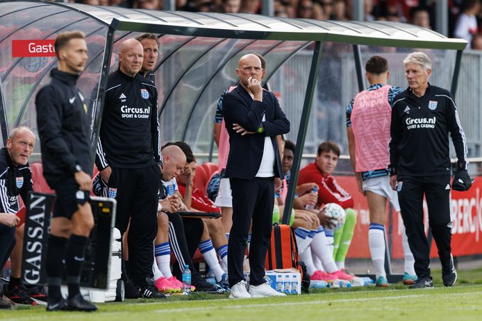 PEC Zwolle beloont jeugdspeler met eerste contract | PEC Zwolle ... PEC Zwolle beloont jeugdspeler met eerste contract | PEC Zwolle ...