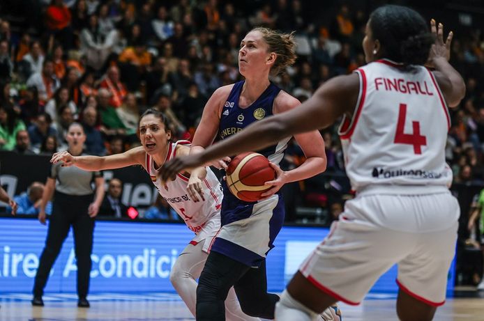 Na nieuwe glansrol bij winst met Fenerbahçe: Emma Meesseman al sinds ...