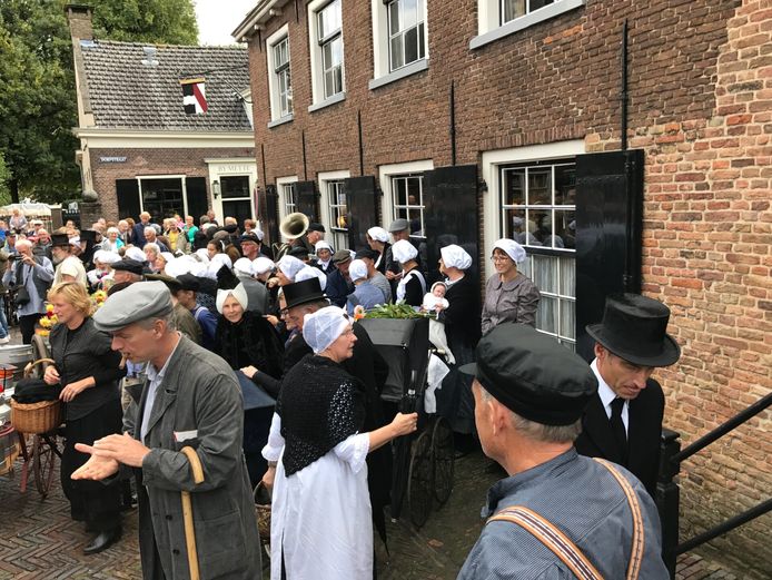 Linschotens ‘eigen Dickens-festijn’ voor de vijfde keer | Montfoort | AD.nl