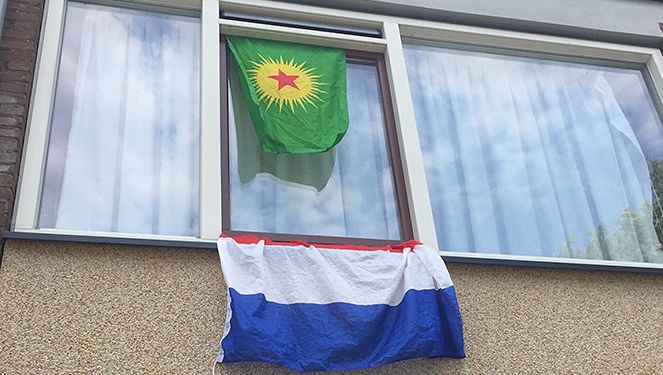 Turken belagen Koerdische familie na EK-winst | Dordrecht | AD.nl