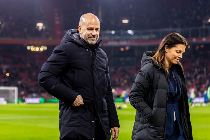 Peter Bosz looft Mauro Júnior en koestert het punt van PSV tegen Ajax ...
