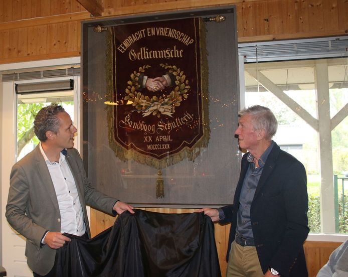 Het schuttersvaandel van Jan Tukker is terug in Gellicum: ‘Geeft een ...