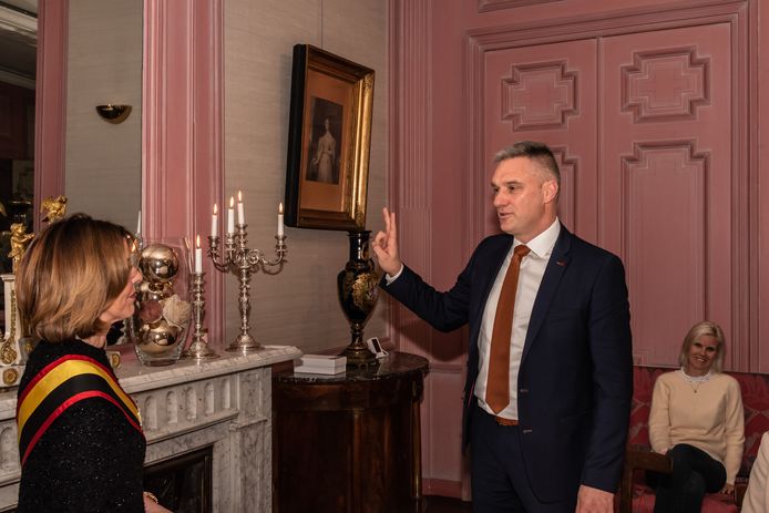 Tom Van Keymolen (50) legt alvast eed af als nieuwe burgemeester van ...