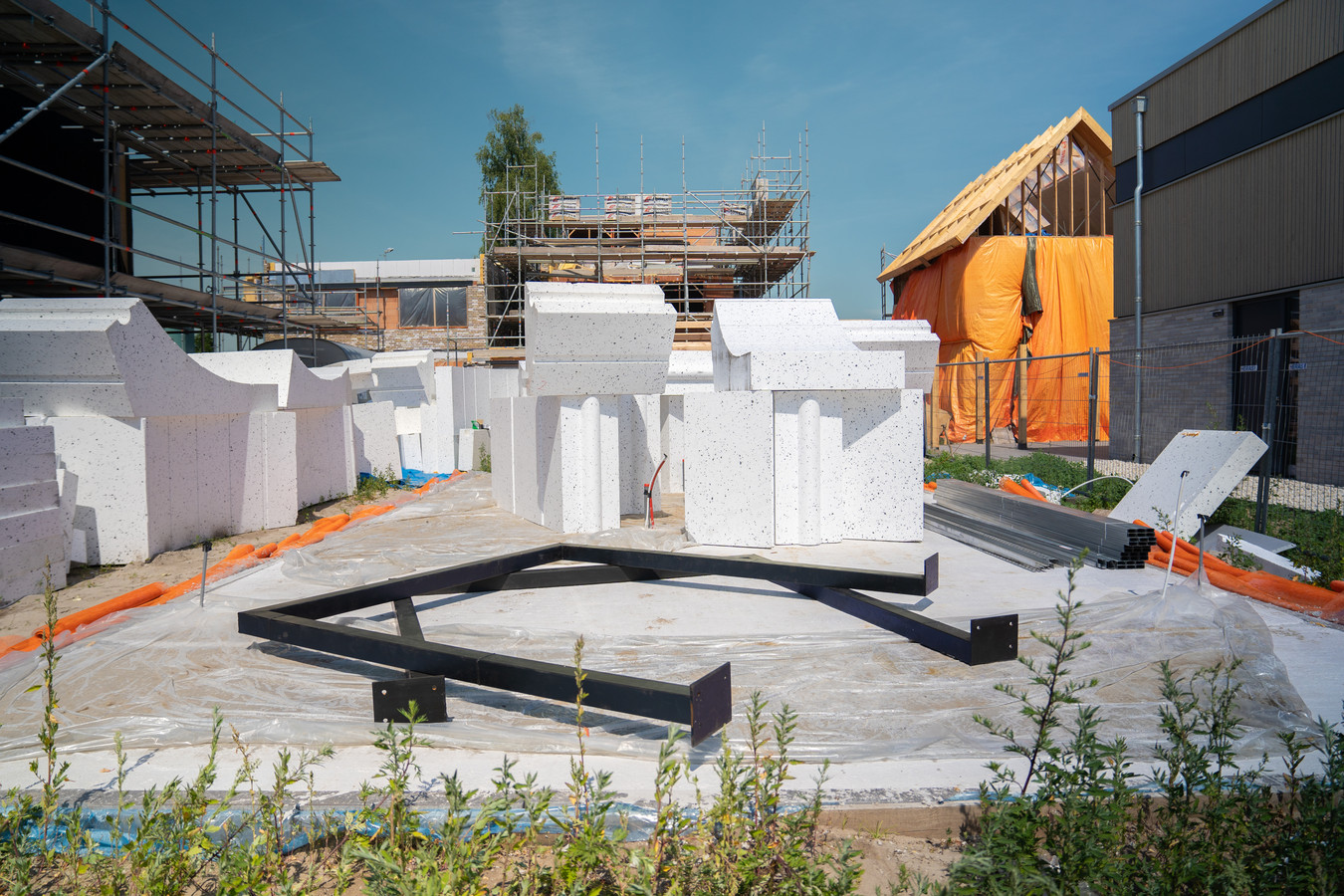 Vader en zoon bouwen huis van piepschuim in Deventer: ‘Dit staat met ...