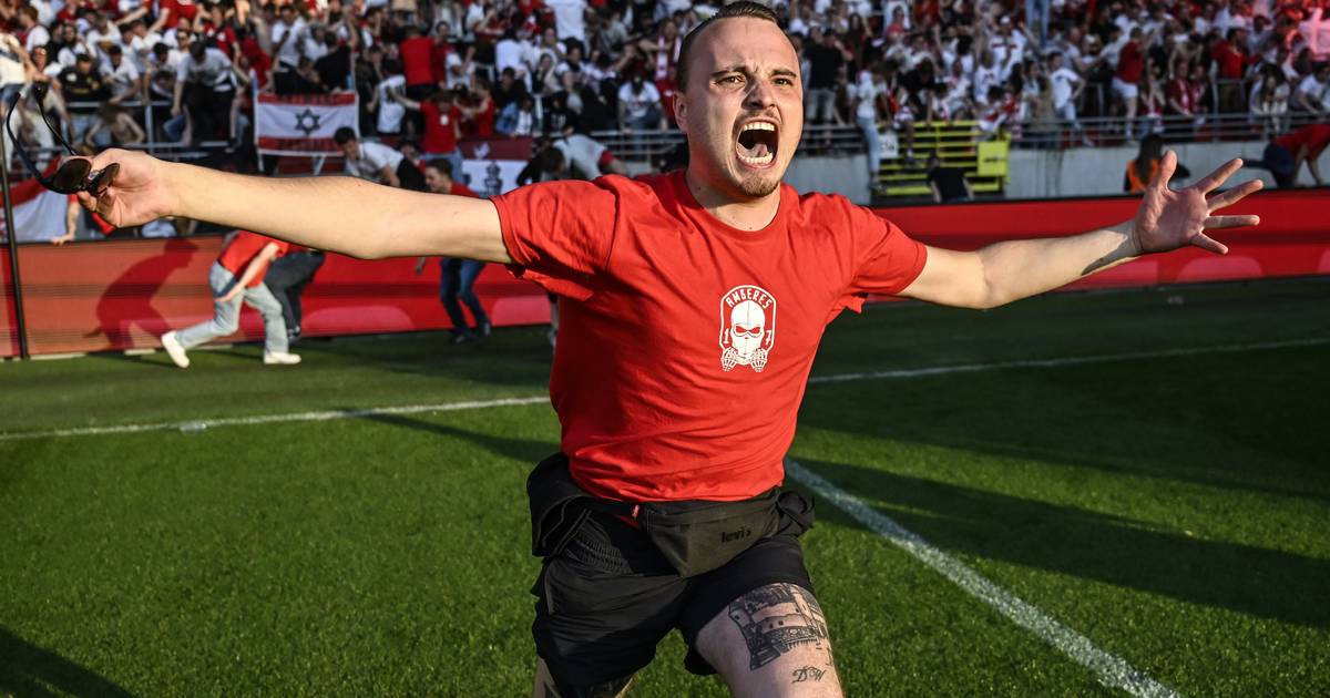 Antwerp-fans die petitie lanceerden zijn “blij dat er weer zuurstof is ...