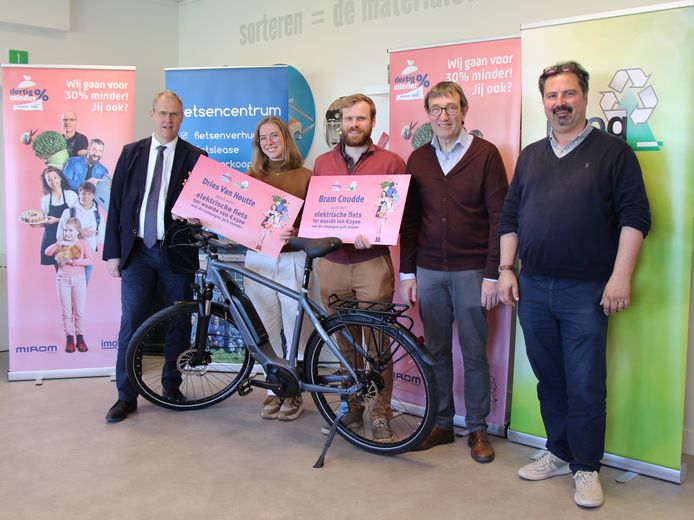 Imog schenkt elektrische fiets aan twee winnaars campagne ‘30% minder ...