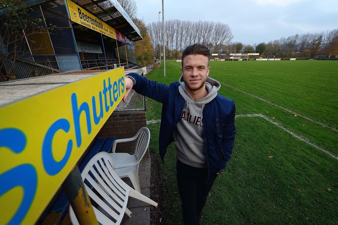 Marwin Reuvers: van een dorpsveldje bij De Schutters naar het stadion ...