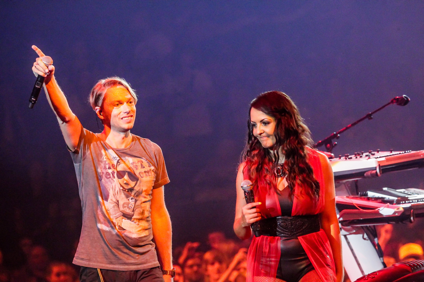 Regi onthult het verhaal achter ‘Walk On Water’: “Dankzij een reisje en ...