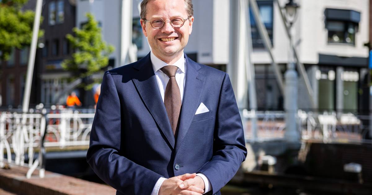 Kennismaking met de nieuwe burgemeester van Almelo: over asiel ...