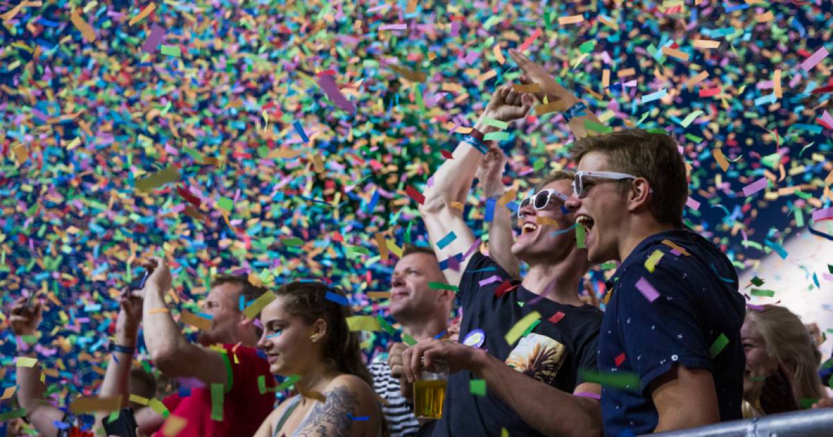 Grootste feest in meer dan een jaar: festival voor 10.000 man in de ...
