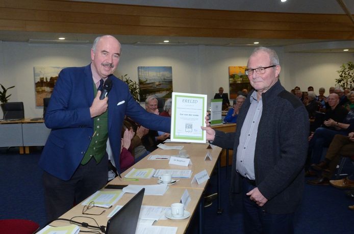 Cor van der Linde benoemd tot erelid voor 25-jarige inzet bij Stad en ...
