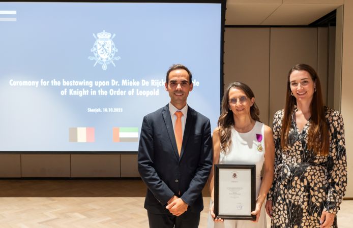 Gentse Mieke De Rijck in de Verenigde Arabische Emiraten geridderd voor ...