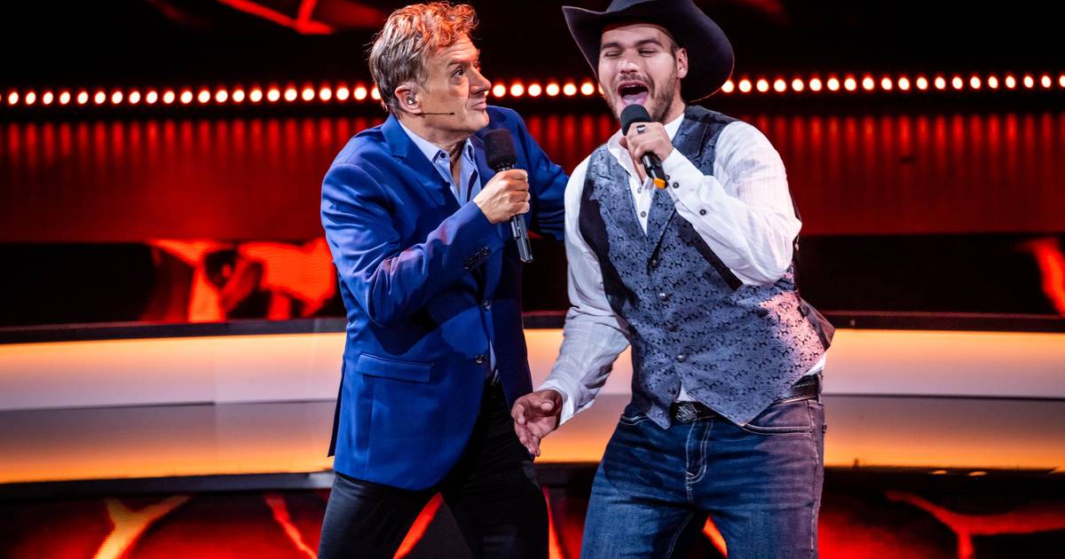 KIJK. In duet met Bart Peeters, maar kan Cowboy echt zingen? | TV | hln.be