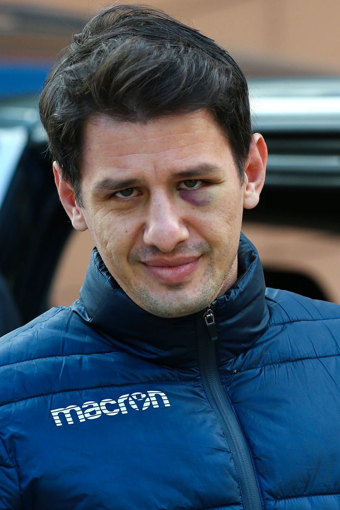 Turkse voorzitter die scheidsrechter neersloeg, krijgt celstraf van ...