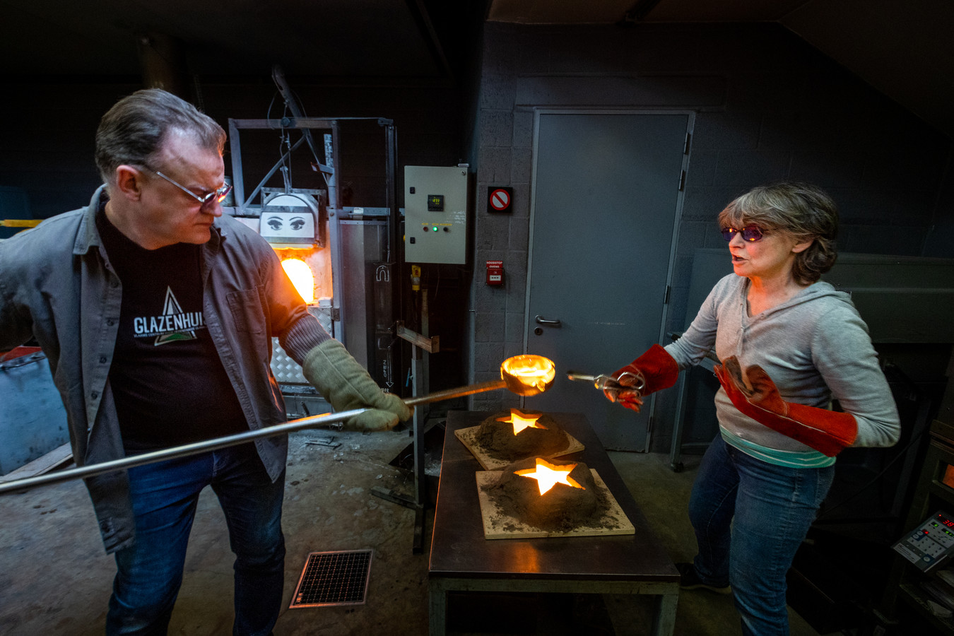ZIEN. Glasmuseum GlazenHuis maakt ‘memoriesterren’ voor wenskinderen ...