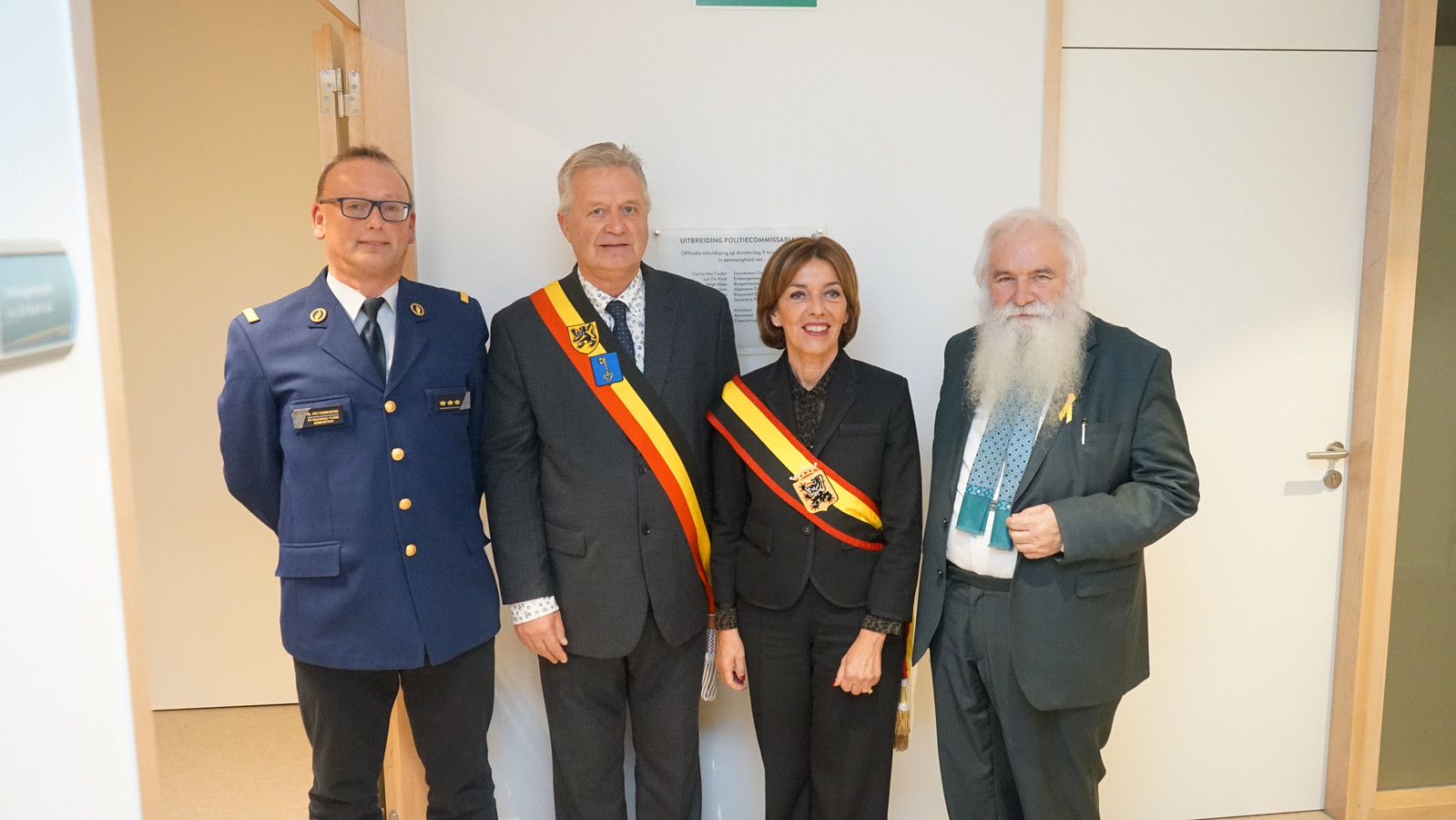 Politiezone opent nieuwbouw maar houdt binnen jaar op te bestaan: “En ...