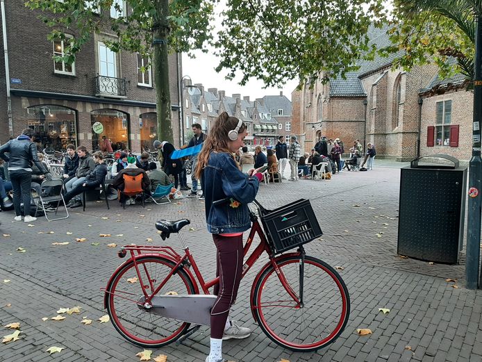 Bierliefhebbers staan 4 uur in de rij voor kaartverkoop La Chouffe ...