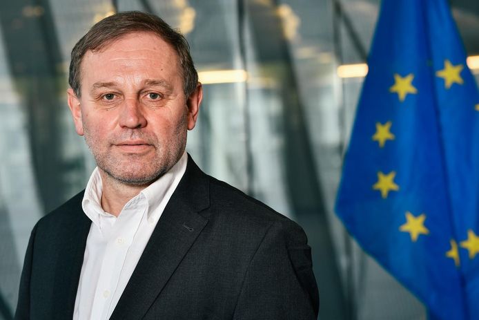 Bart Staes: “Geld bijdrukken om klimaat te redden" | Binnenland | hln.be