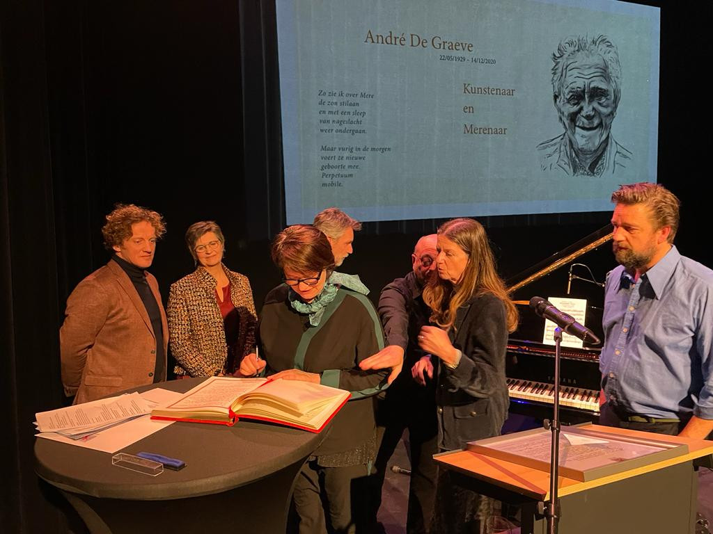 Vader acteur Koen De Graeve ereburger van Erpe-Mere: “Hij zou het zelf ...