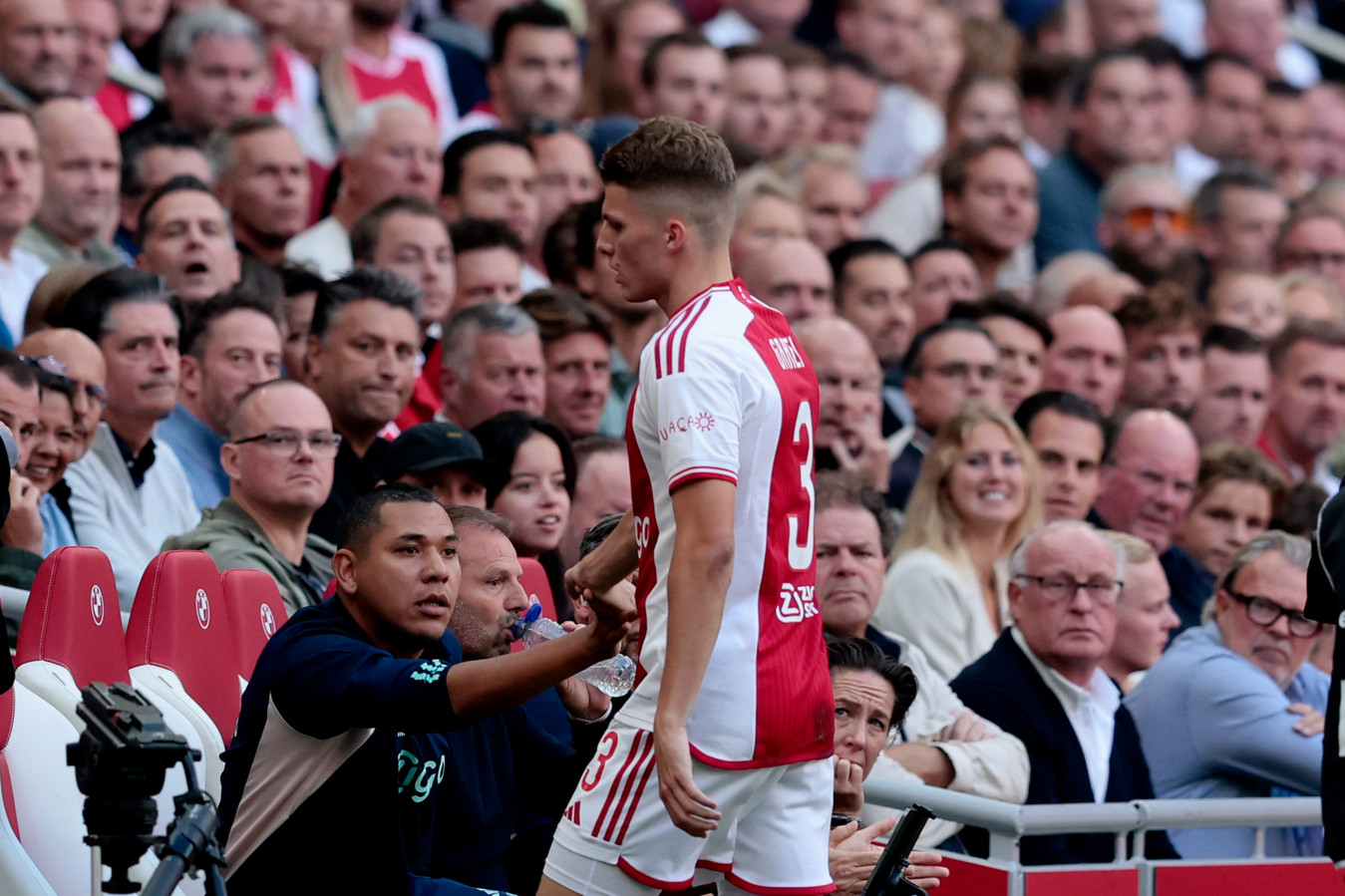 Anton Gaaei krabbelt op bij Ajax na horrorklassieker: ‘Heb me nog nooit ...