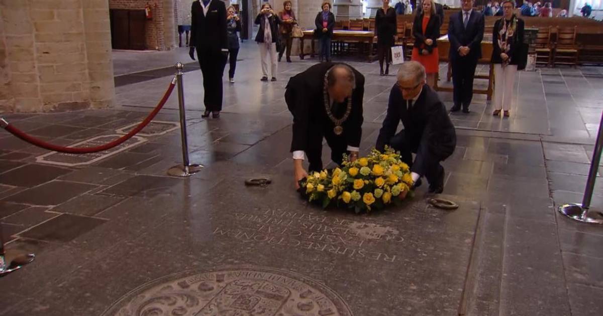 Bourgeois legt krans aan graf Willem I | Binnenland | hln.be