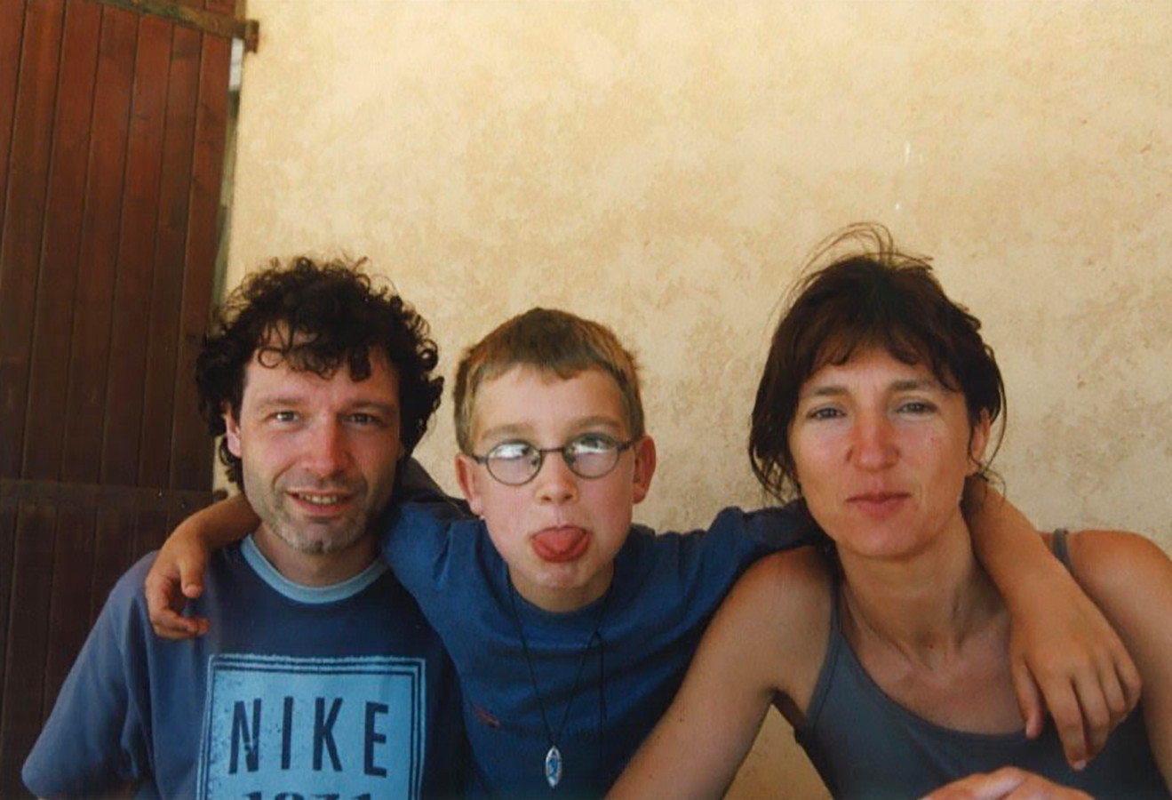 De wonderjaren van Metejoor (31) en zijn zus Lisa (29): “Mijn ouders ...