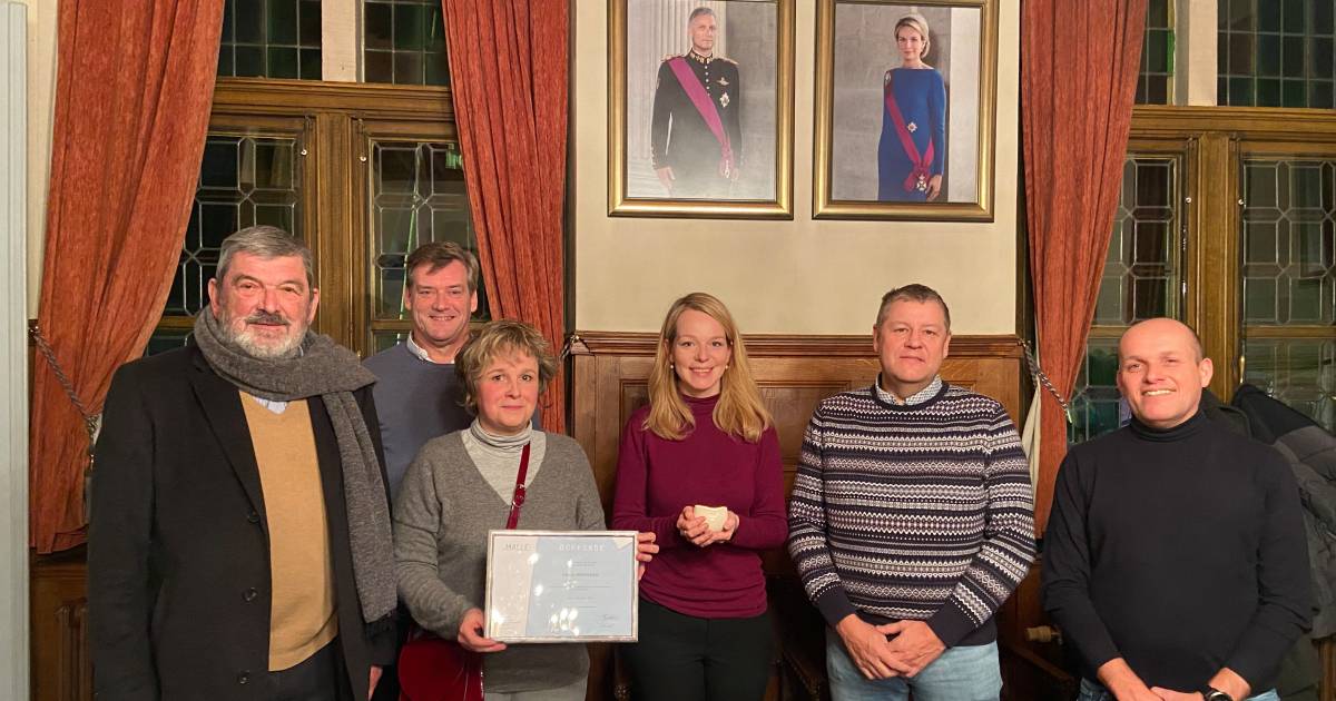 Ook gemeente Malle huldigt porseleindraaister voor titel van ...