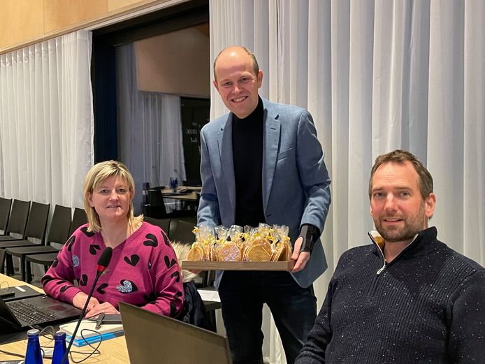 Een nieuwe algemeen directeur én kedjoarkes voor de enige gemeenteraad ...