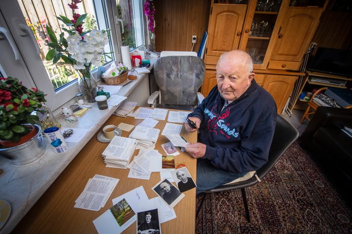 Wie kan Henk (80) uit Almelo helpen met zijn verzameling van 100.000 ...