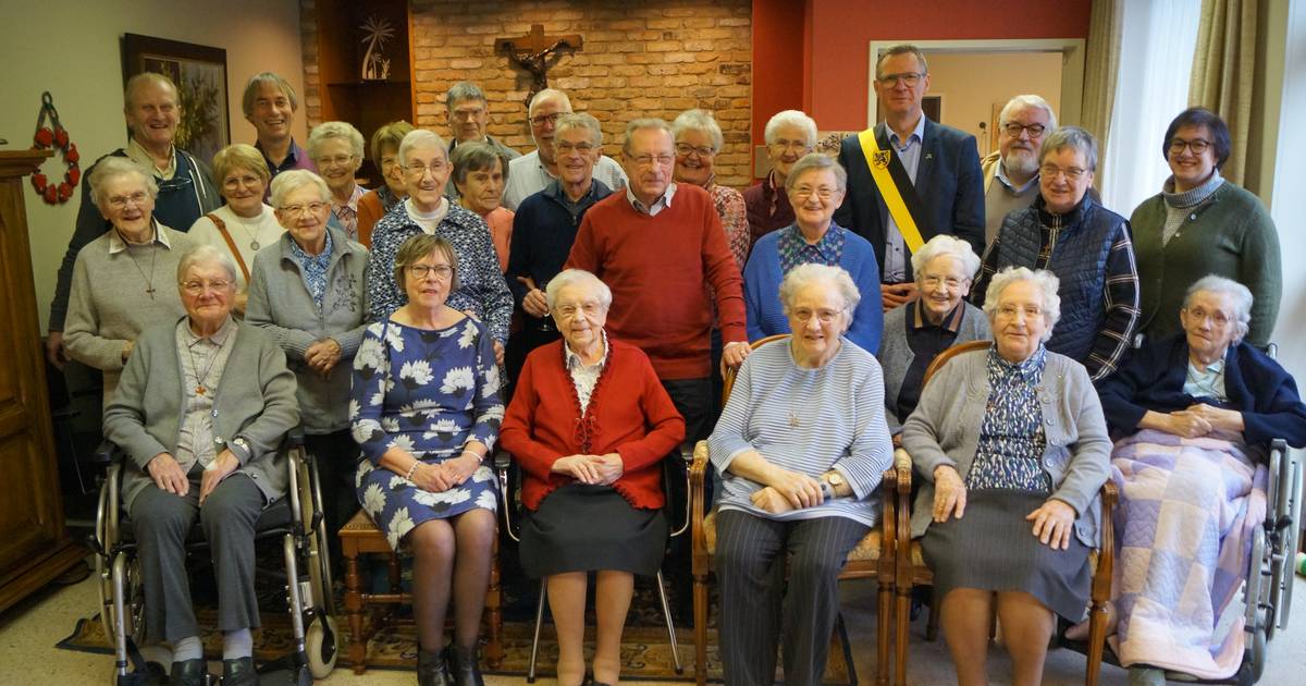 Zuster Hilda is 102: “Het geheim? Tevreden in het leven staan ...
