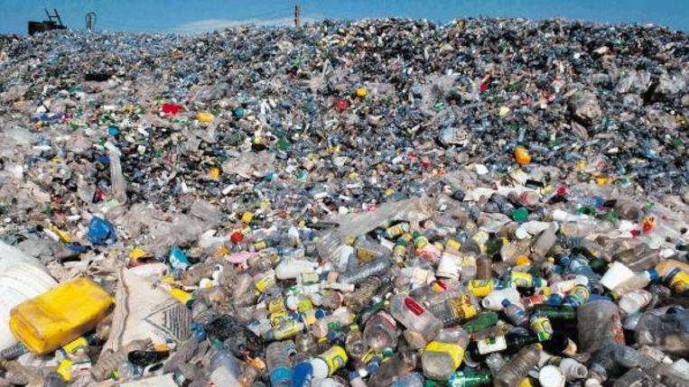 Hollander opent aanval op plasticberg | Trouw