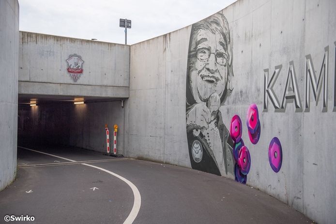 Monumentale muurschildering is eerbetoon aan keizer Kamiel Sergant ...