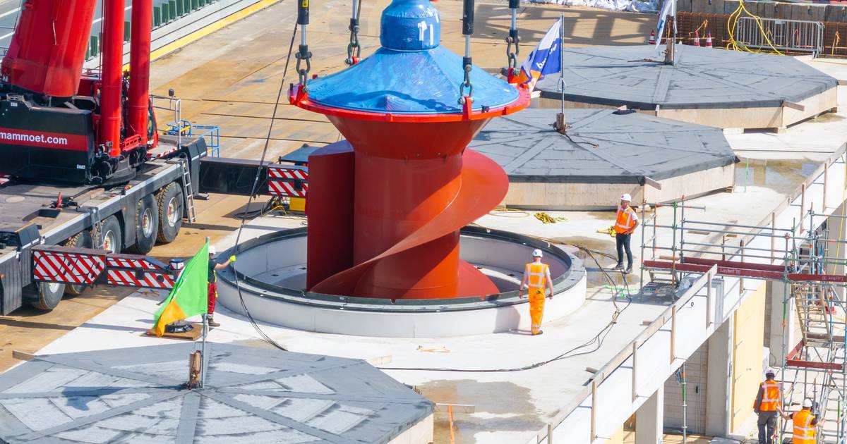 Zes grote pompen Afsluitdijk zijn succesvol geplaatst: ‘We zijn ...