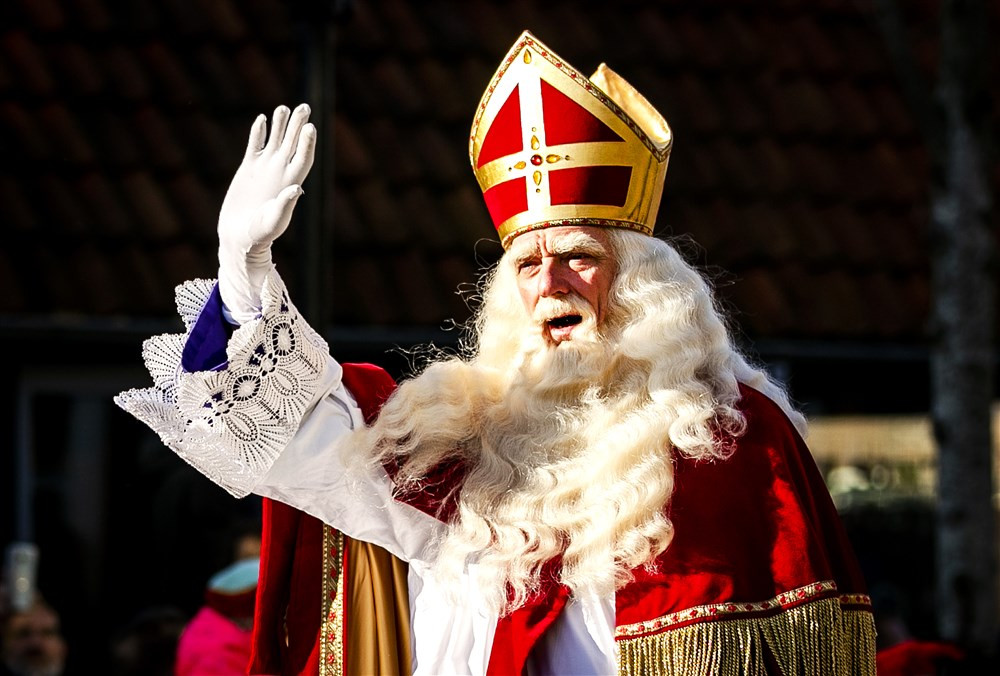 Sinterklaas doet dit weekend zijn intrede via films en livestreams ...