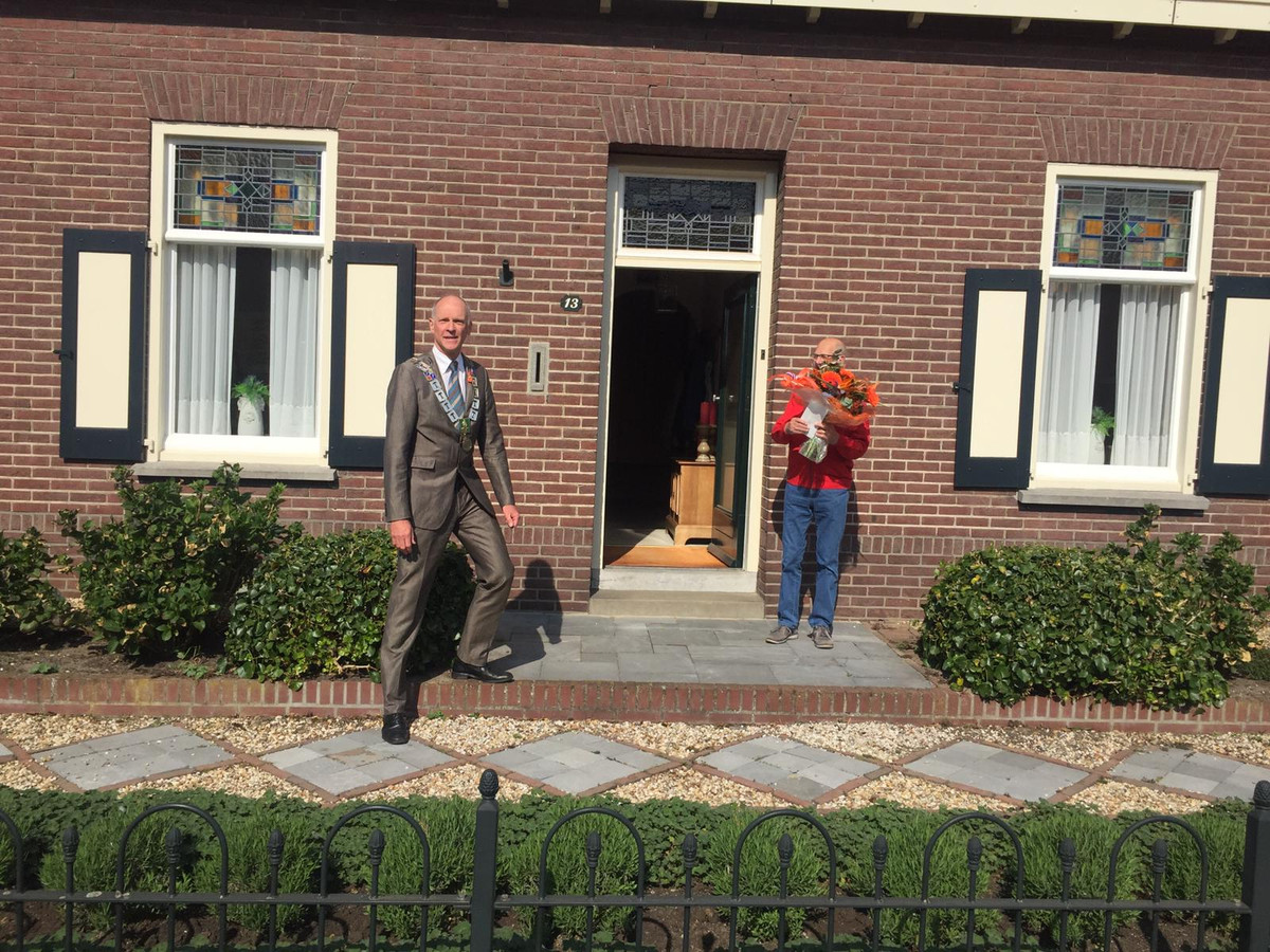 En het enige lintje in Sint Anthonis is voor... Jan van Sambeek | Foto ...