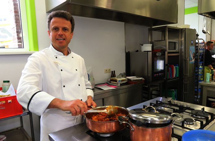 Typisch Iepers Typisch Iepers: Kip met toverkol | Ieper | hln.be