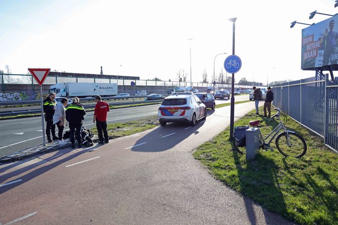 Fietser gewond na aanrijding met auto in Waalwijk | 112 nieuws Waalwijk | bd.nl