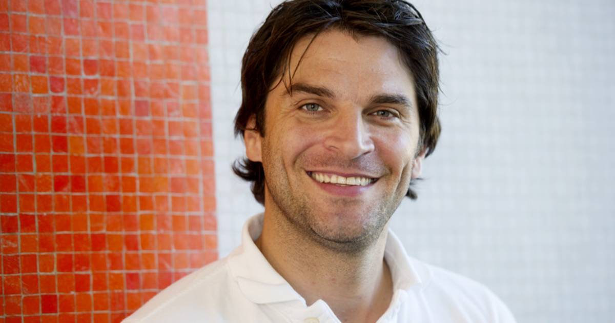 Xander laat zijn 'oorlogswond' zien | Sterren | AD.nl