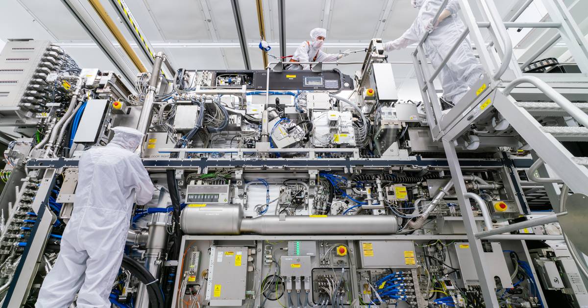 Aandeel ASML verliest bijna 11 procent, mogelijk nieuwe exportbeperkingen VS voor chipindustrie ...
